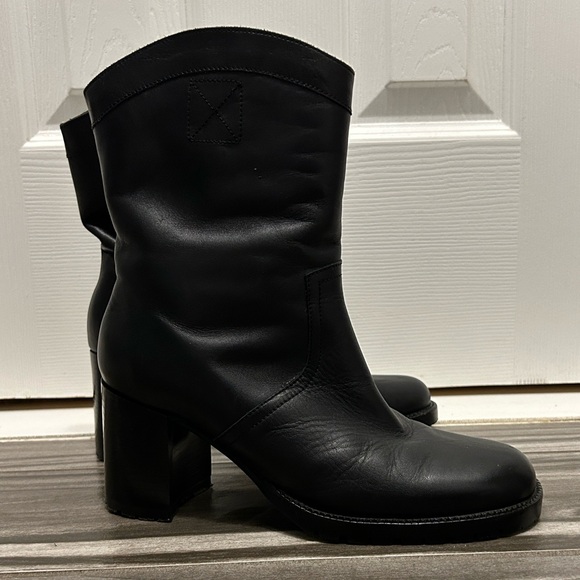 J. Crew | Shoes | J Crew Style 4235 Italian Leather Stacked Heel Pullon ...